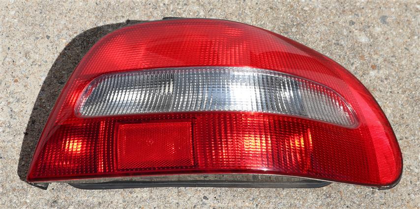 Volvo C70 Tail Light Assembly - Right Side (1998-2002) | Voluparts