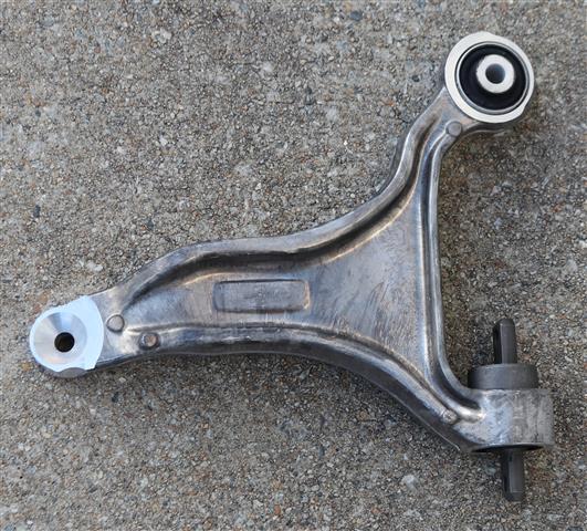 Volvo XC70 Front Control Arm (2001-2007) | Voluparts Online Store