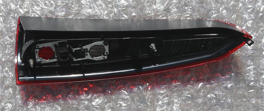 Volvo XC70 Driver Side Upper Tail Light Assembly | 2001-2004