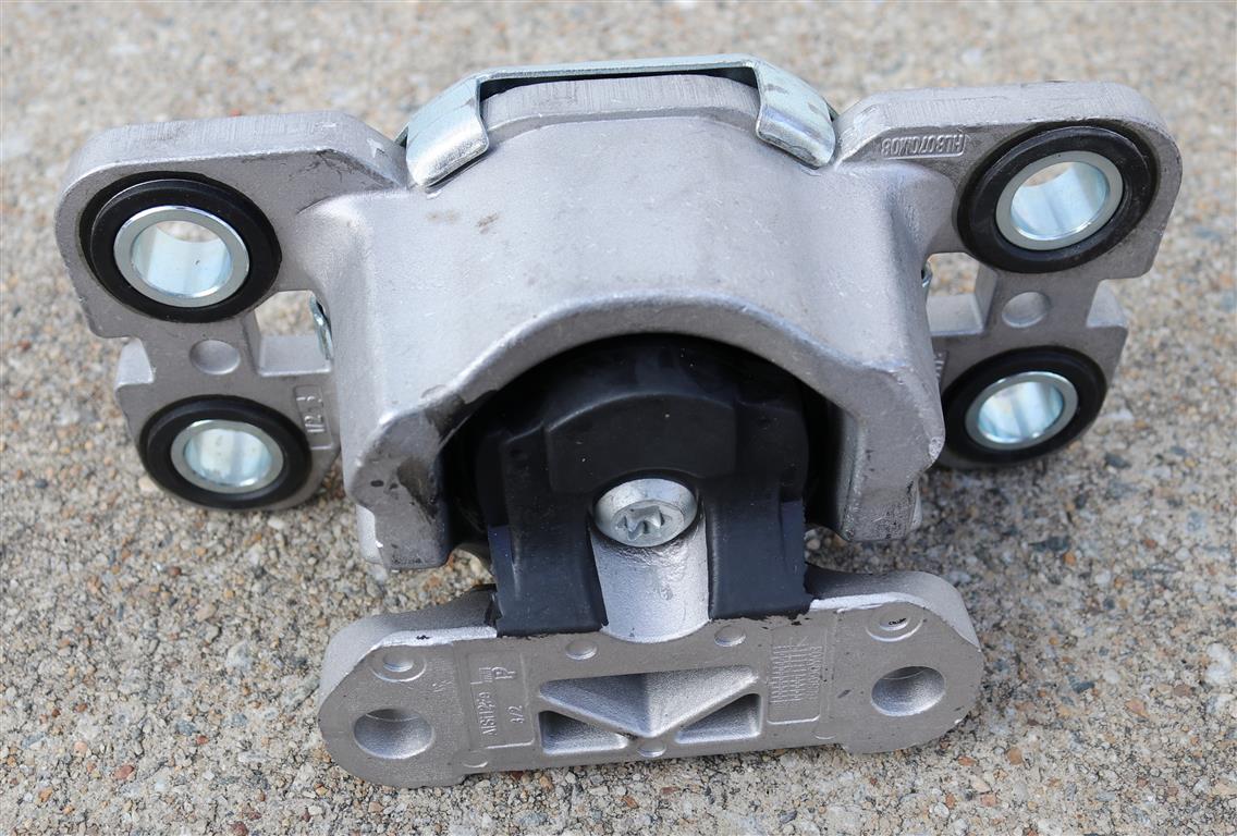 Volvo V70 LH Motor Mount (2008 2009 2010) | Voluparts Online Store