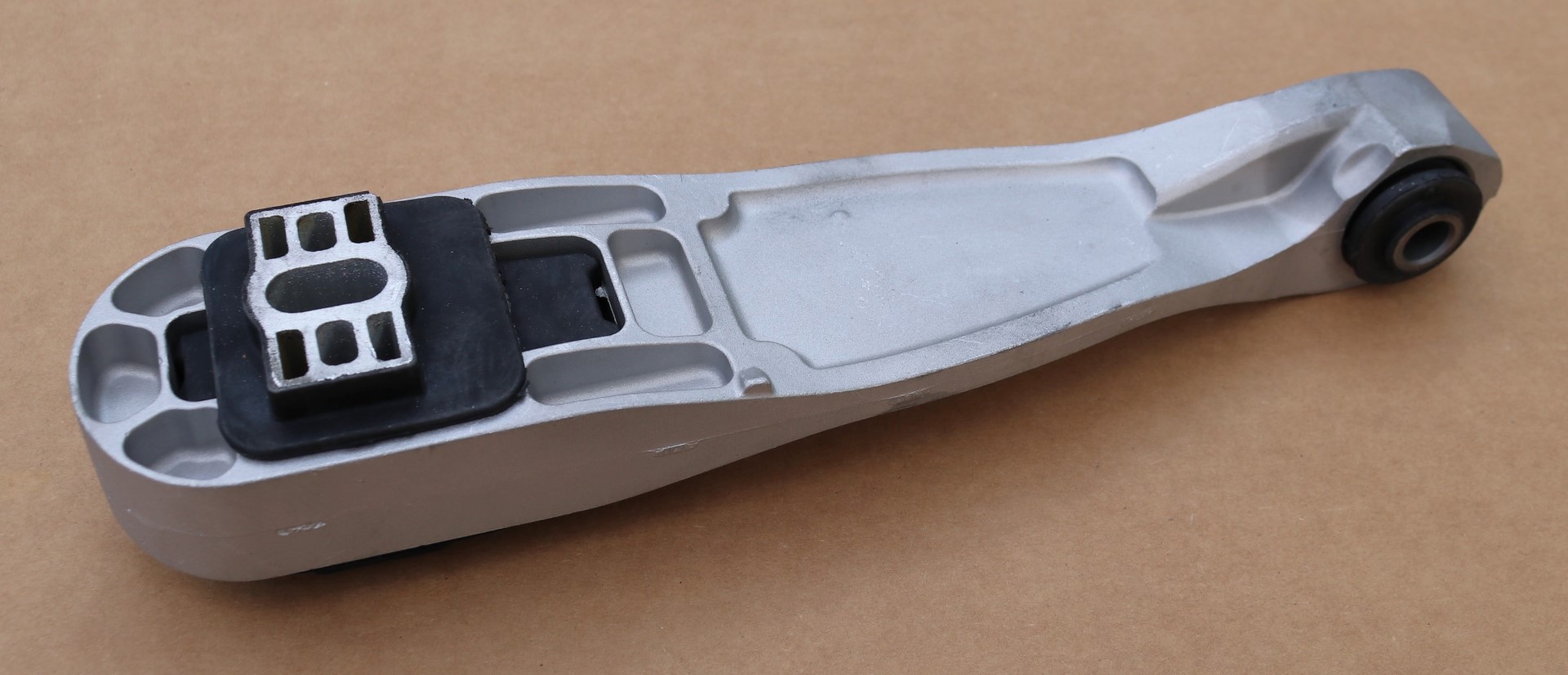 Volvo XC90 3.2 Upper Torque Mount (2007-2014) | Voluparts