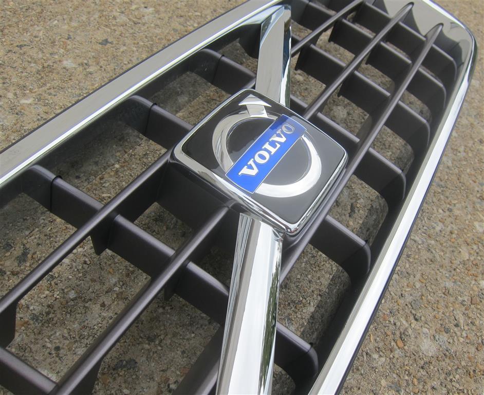 Volvo XC90 Grille (Original) | 2007 2008 2009 2010 2011