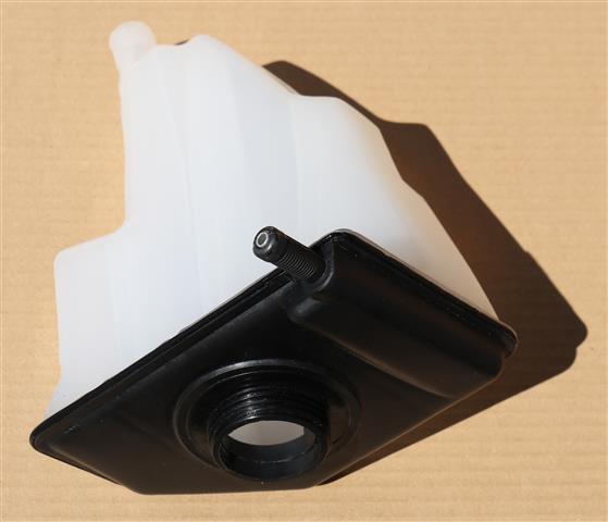Volvo V40 Expansion Tank (2000-2004) | Voluparts Online Store