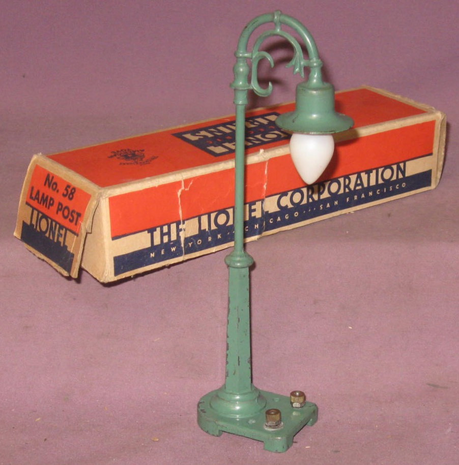 58 Gooseneck Lamp Post: Dark Green (6+/OB) - All Aboard Train Shoppe