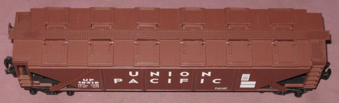 19319 Union Pacific Covered Quad Hopper (9) - All Aboard Train Shoppe
