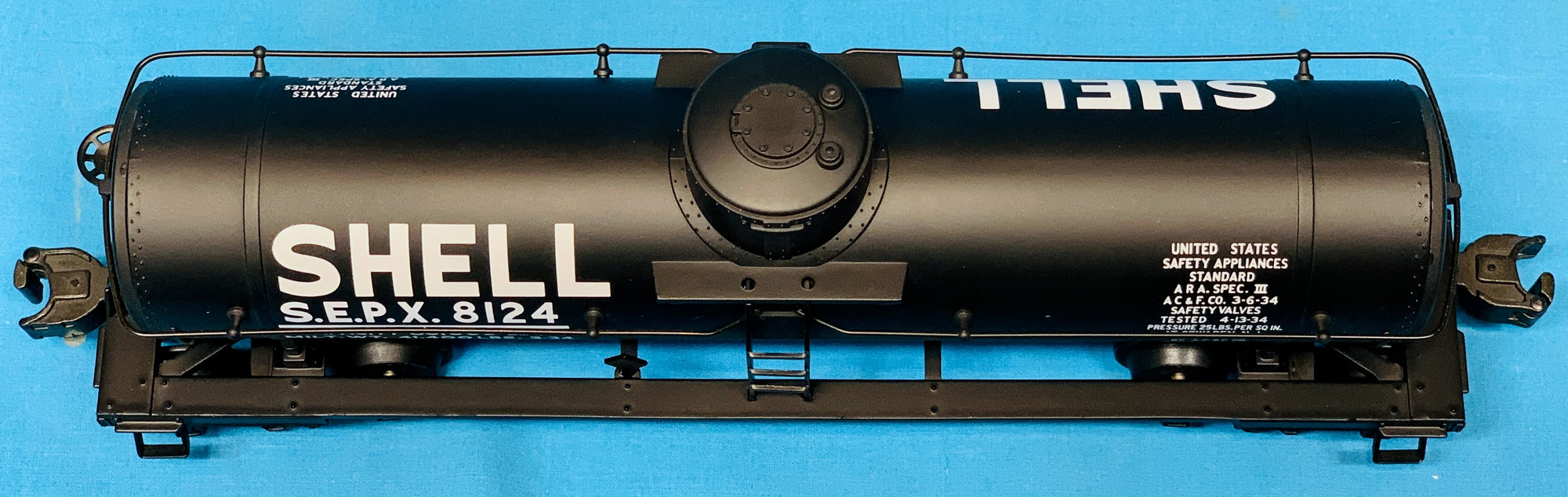 51300 Shell Semi-Scale Tank Car (NOS) - All Aboard Train Shoppe