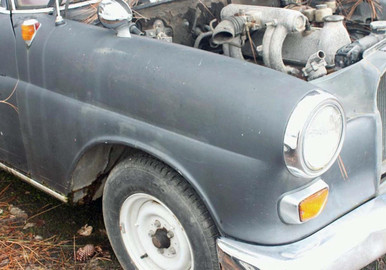 Mercedes Fender, Front Right W110 Fintail