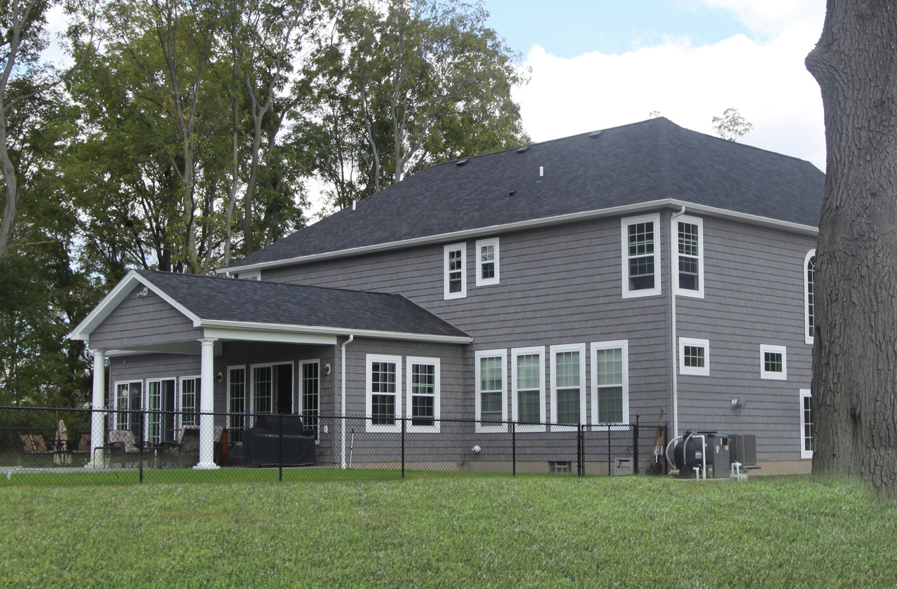 Foundry Staggered Shake Siding from VinylShake.com