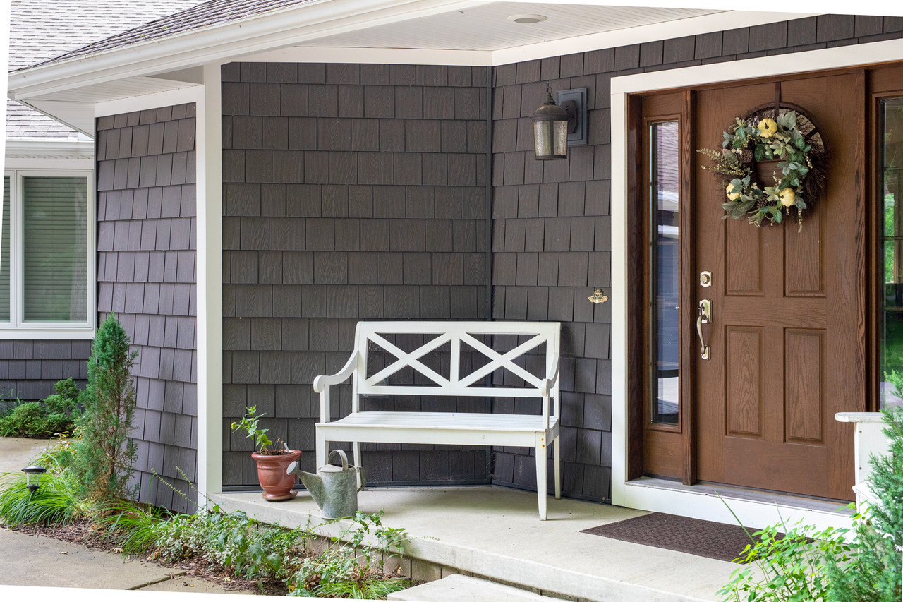 Grayne 7.5 Inch Shingles - VinylShake.com