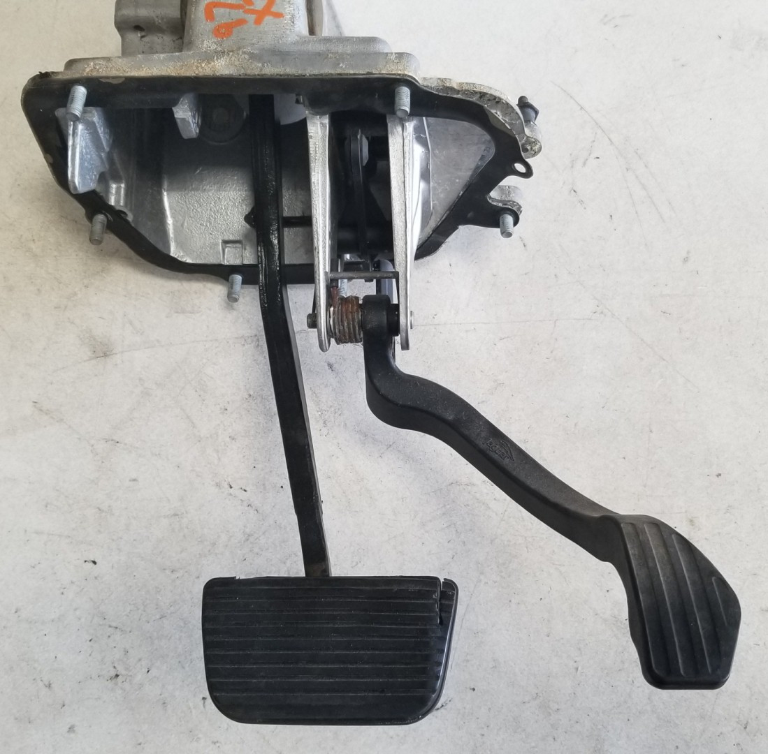 1995 1996 1997 Jaguar XJ6 XJ12 VDP Brake Gas Pedal Assembly