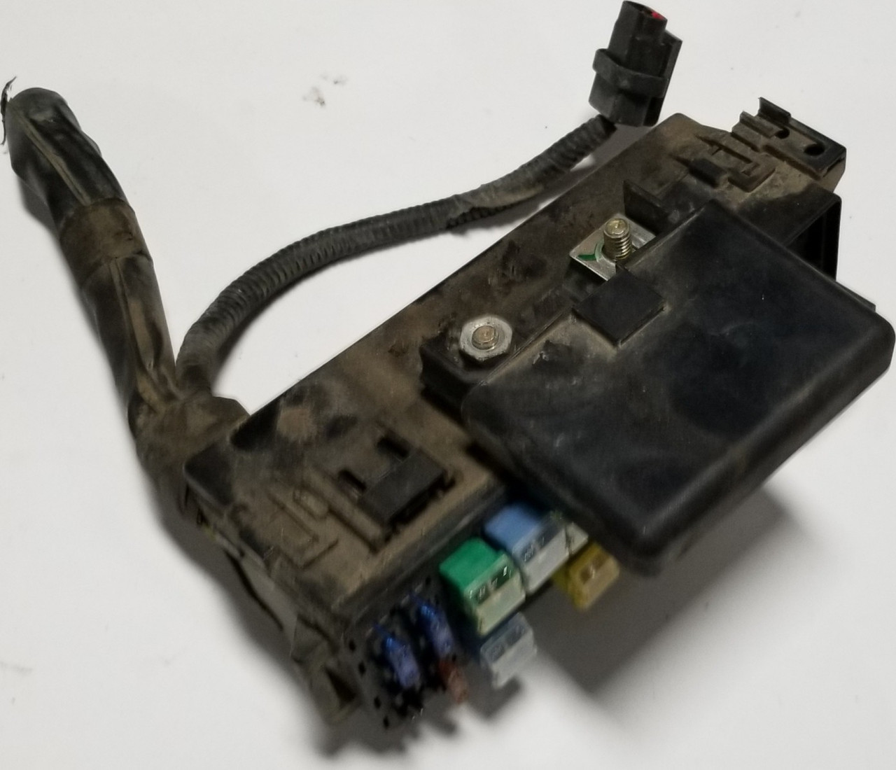 Engine Bay Fuse Box 3.8L V6 1996-1997 Thunderbird Cougar - WWW.TBSCSHOP.COM
