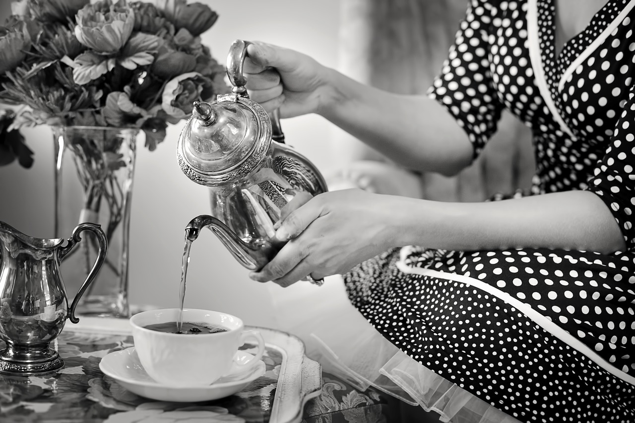 7 Best Gifts for Tea Lovers - Nelson's Tea
