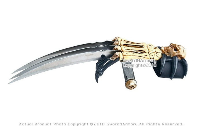 Zombie Gear Demon Bones Tri-Bladed Fantasy Hand Claw