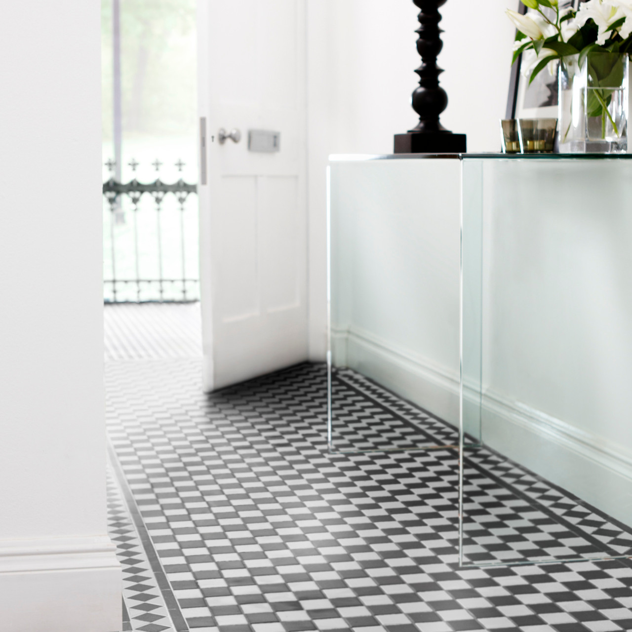 Arlington Black & White Chequer Tiles 29.1x29.1cm | Tile Warehouse