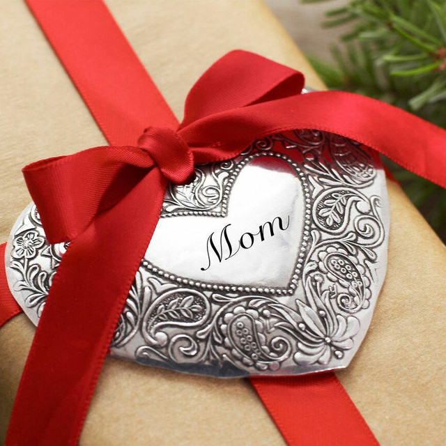Snowflake Ornament With Inspirational Winter Phrases Wendell August