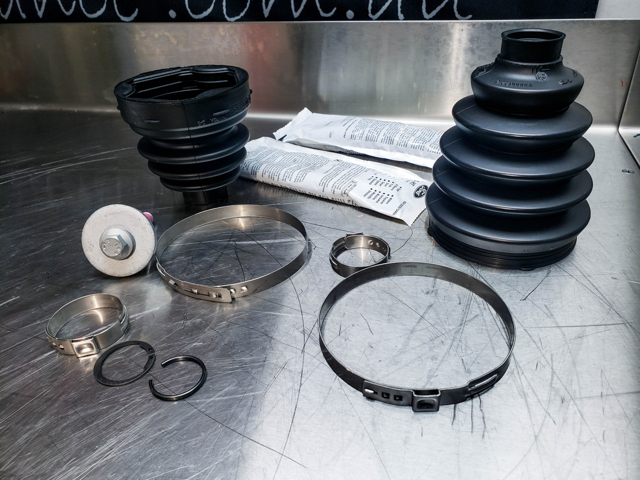 XR5 Inner & Outer CV Boot Kit GENUINE FORD - Focus On Performance