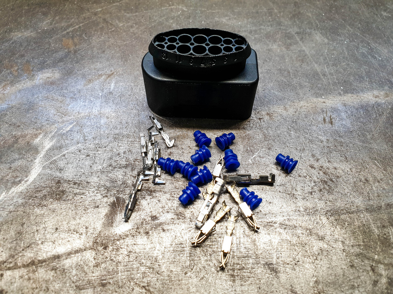 Head light connector RS mk3 - Focus On Performance