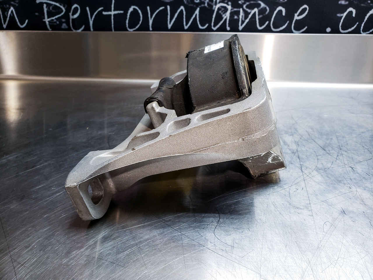 Focus RS Engine mount GENUINE FORD - Focus On Performance