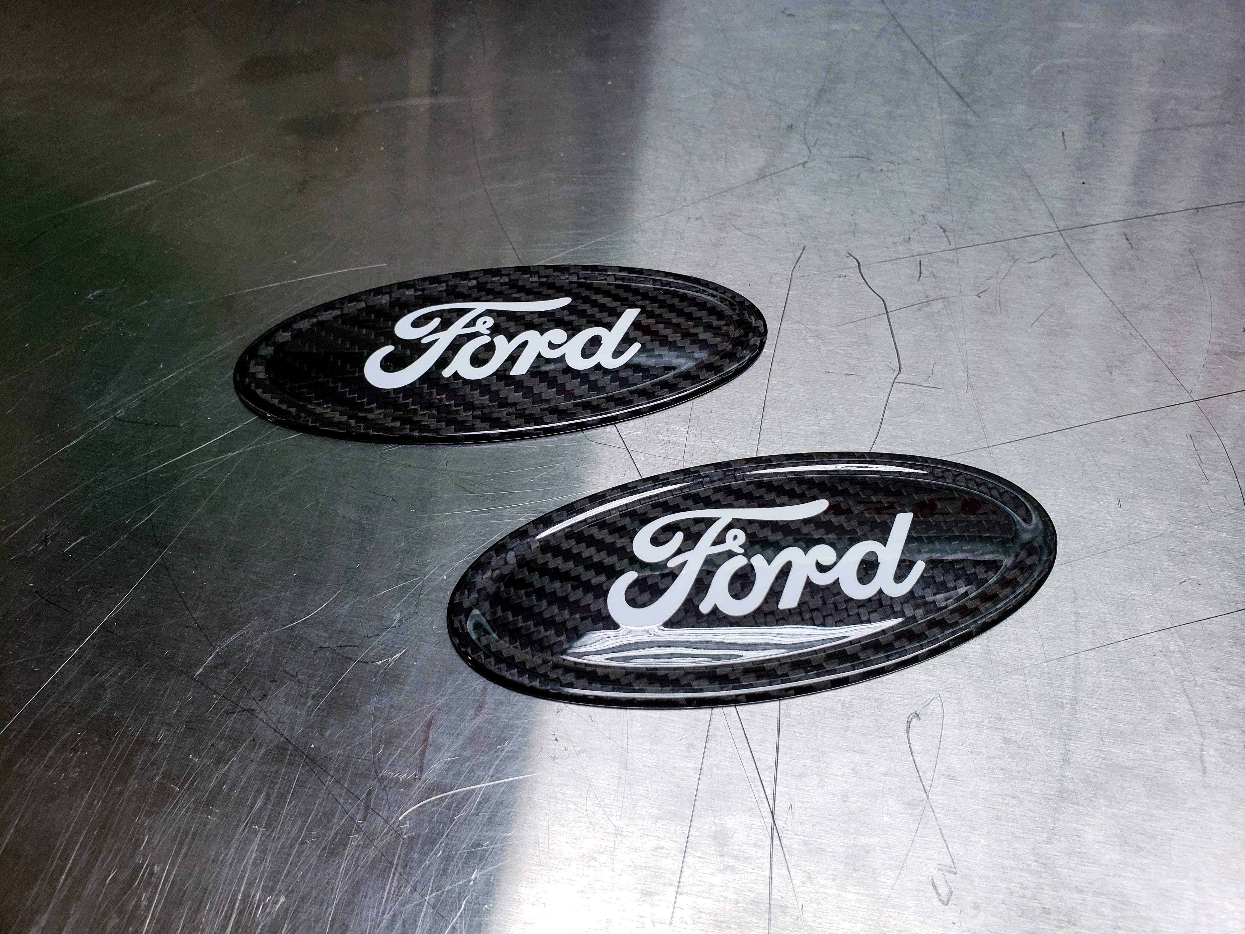 Focus mk3 Carbon fiber badge set WHITE - Focus On Performance