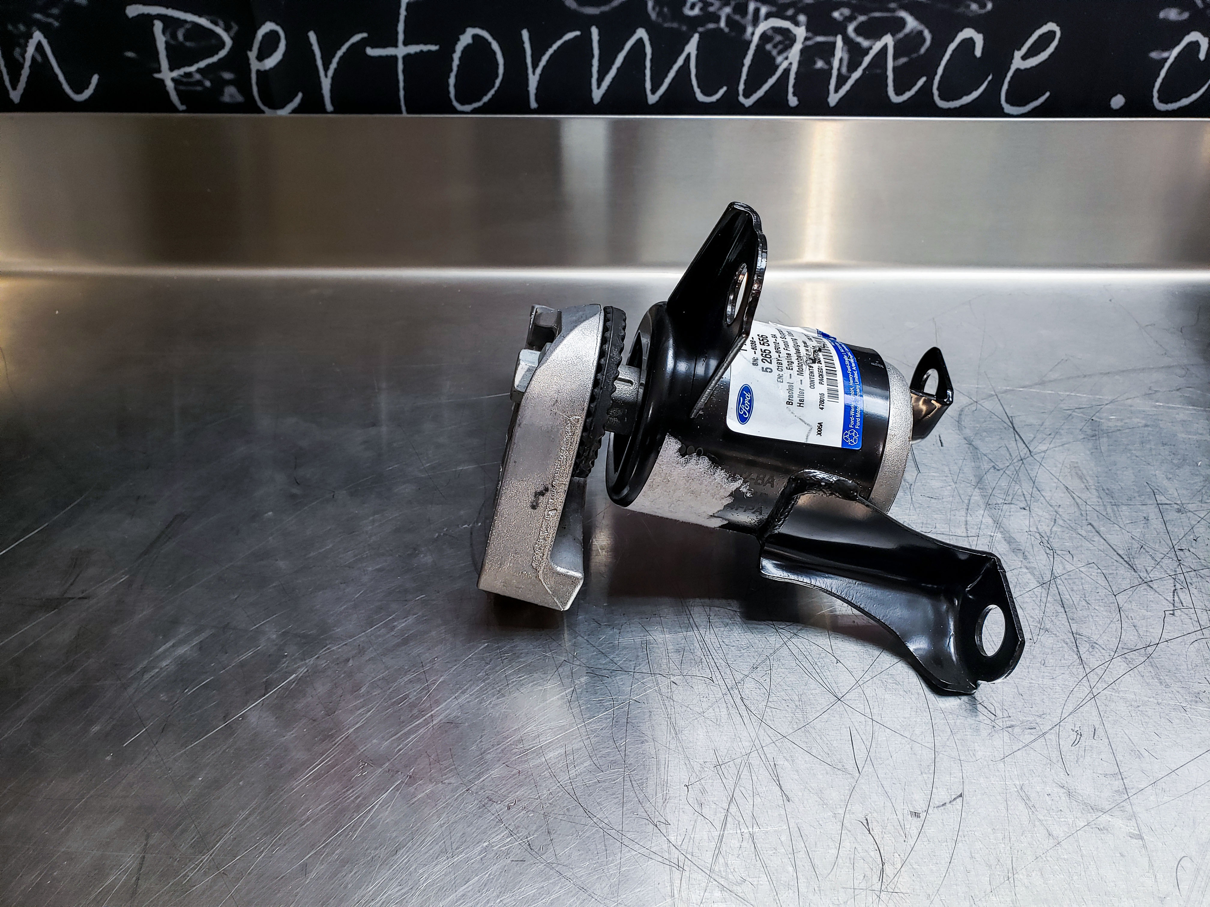 Engine mount GENUINE FORD Fiesta ST180 - Focus On Performance