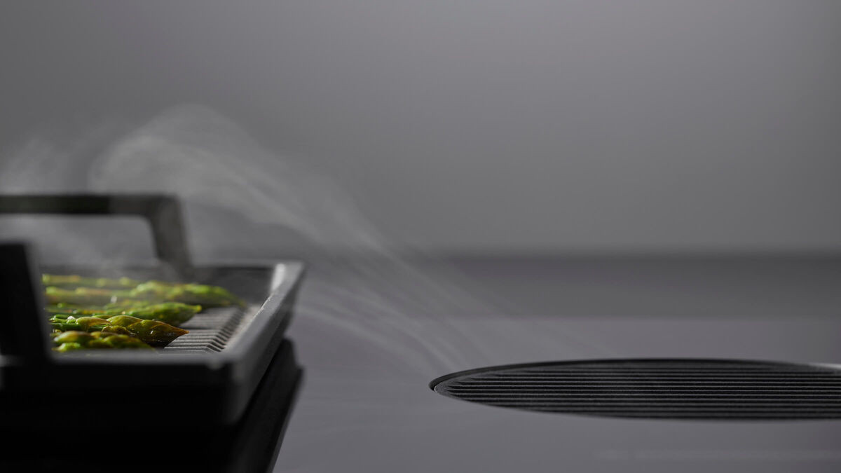 Fisher & Paykel 83cm Black 4 Zone Induction Cooktop With Integrated ...