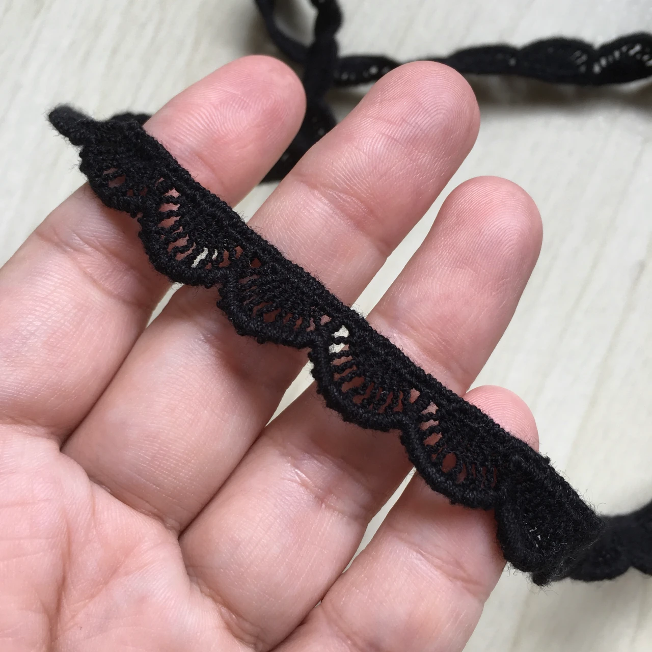 Scallop lace trim black 10mm, per metre - WiththeWeave