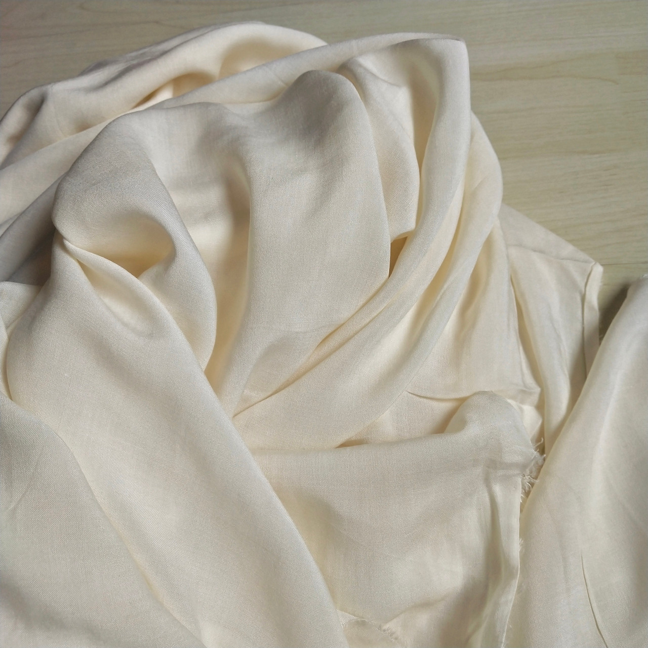 81gsm black rayon challis lining, last 1.05m - WiththeWeave