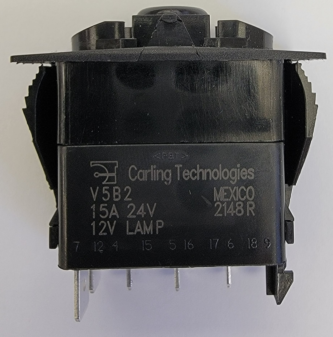 V5b2an0b Carling V Series Single Pole Rocker Switch On Momentary On 1