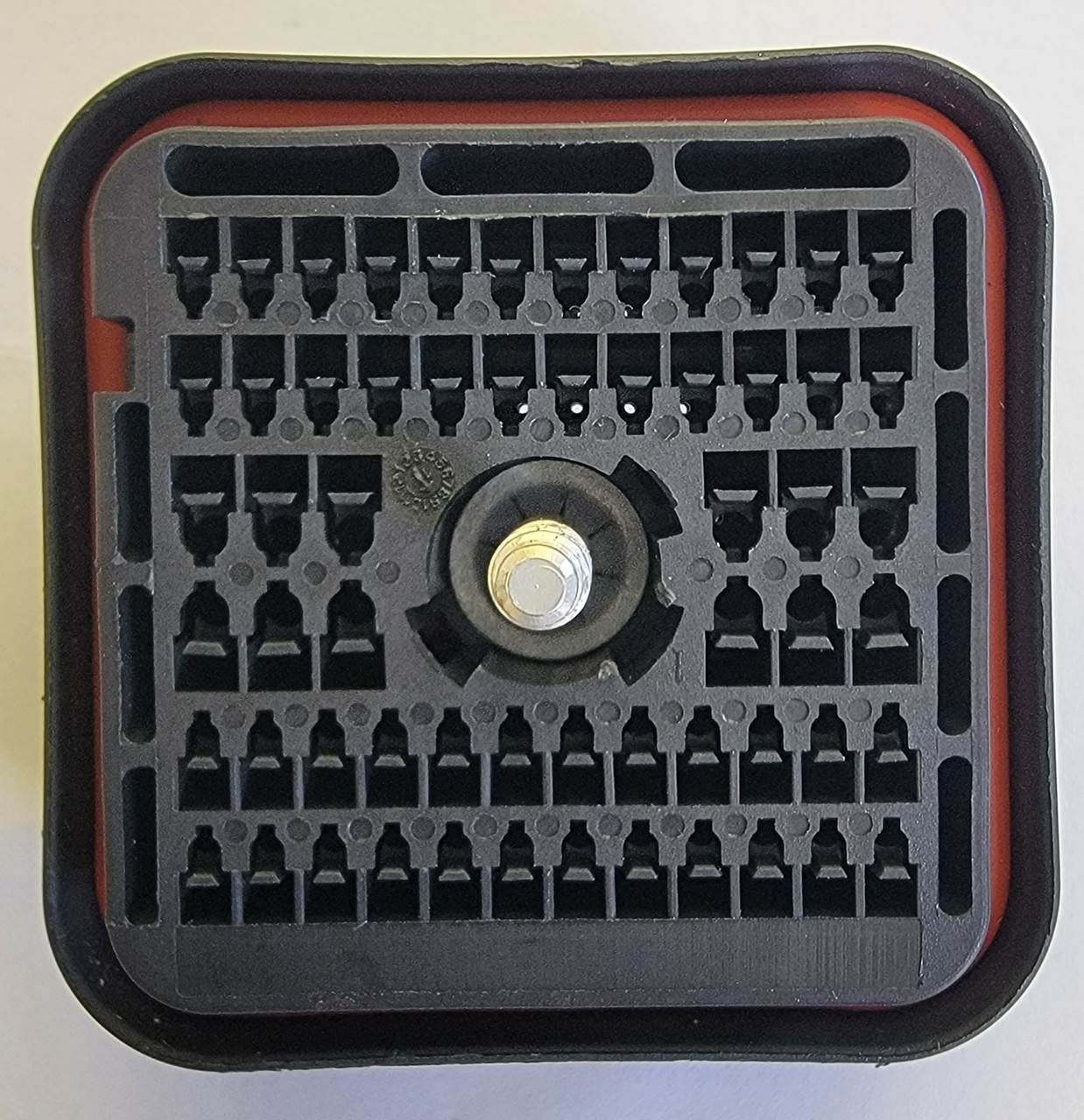 DRB16-60SAE-L018 Deutsch Automotive Connector Housing for Female Terminals