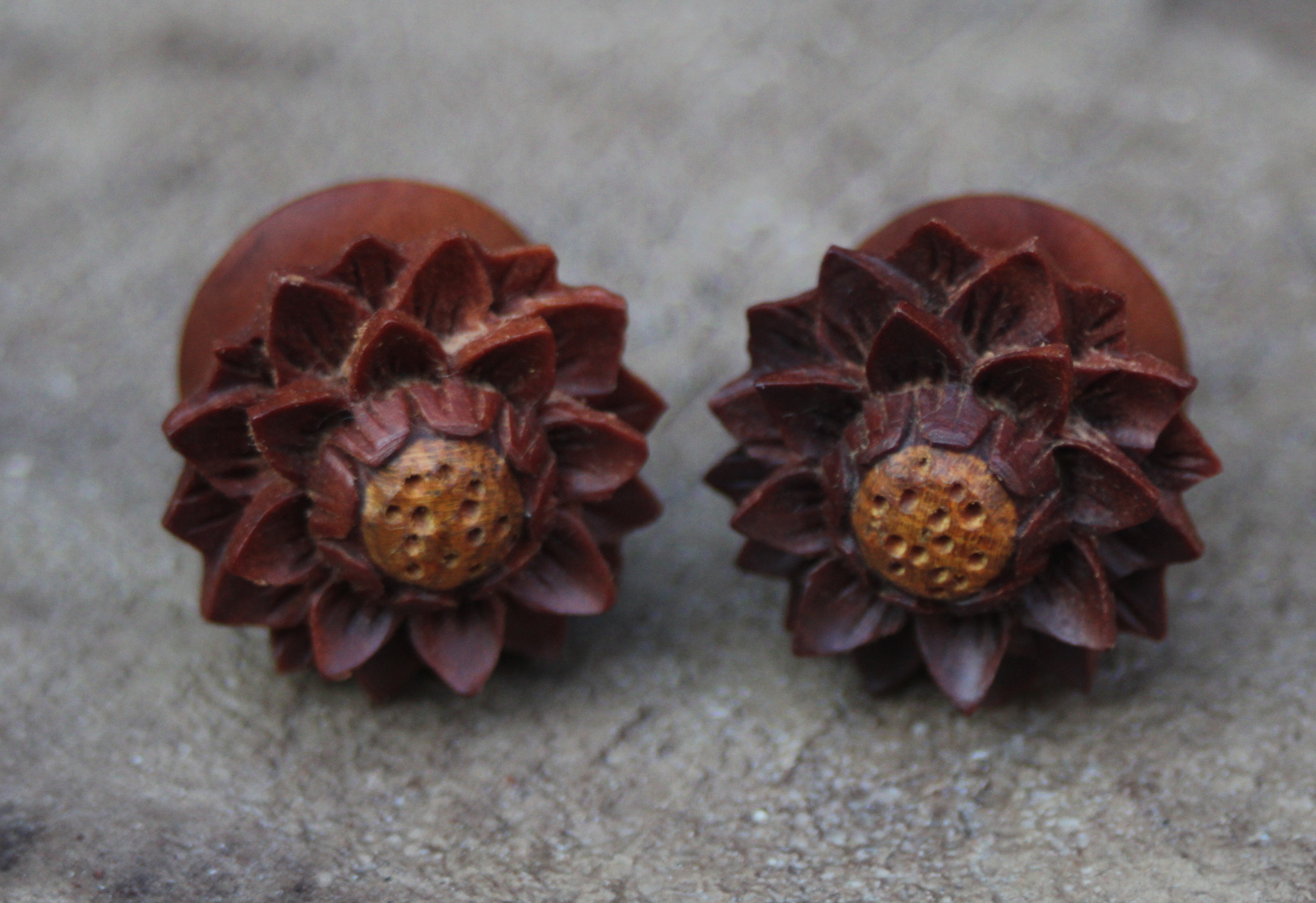 1 Pair of Organic Jackfruit Lotus Flower Wood Hand Carved Ear Plugs ...
