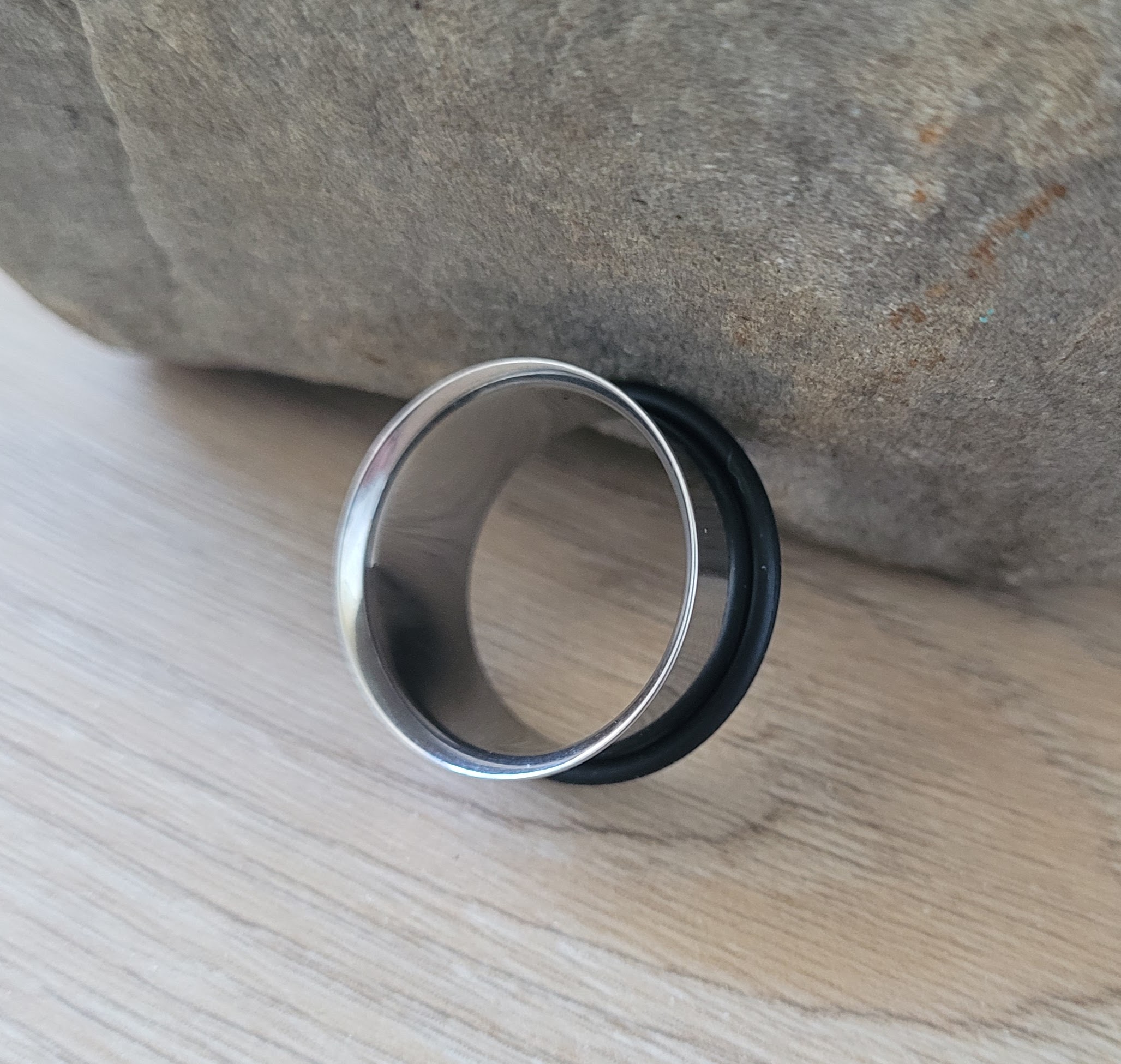 How to Safely Stretch Your Conch Piercing - Zaya Body Jewelry