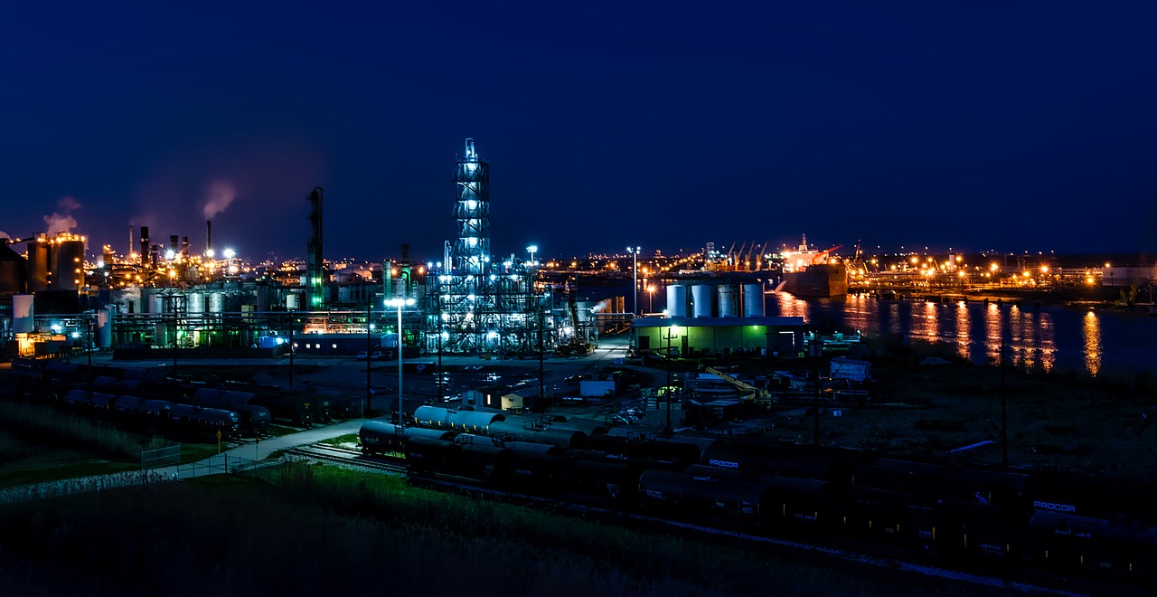 Ever Wonder How Oil Refineries Work? - Petroleum Service Company
