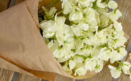 Crafty Creative: Rustic Flower Wrapping - Country Baskets