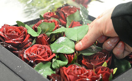 How-to: Valentines glitter flower box - Country Baskets