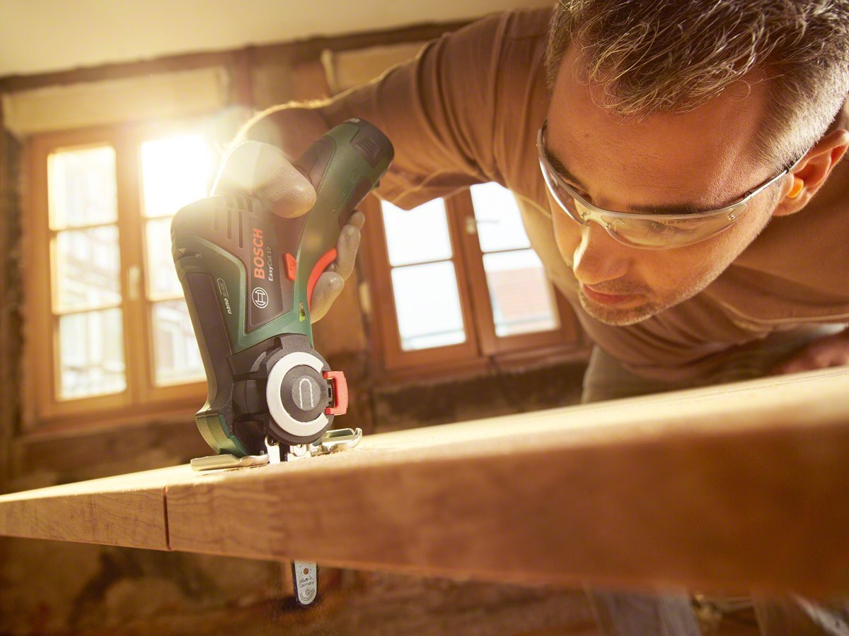 Bosch EasyCut 12V Cordless Nanoblade Saw - Buzz Retailer