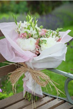 how to make a hand-tied bunch - Sarah Raven