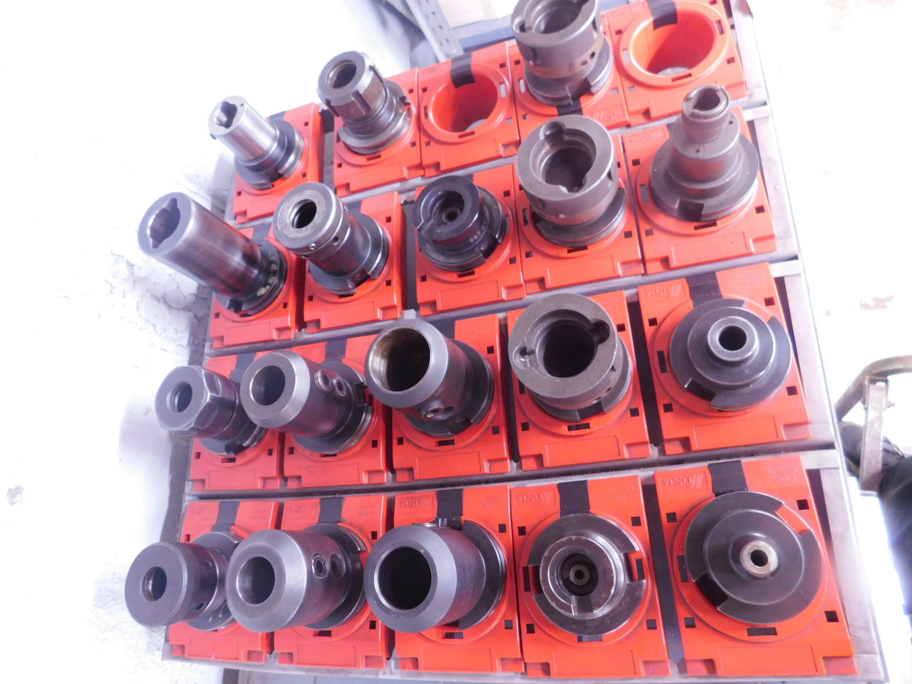 LOT OF 18 CAT45 TOOL HOLDERS VARI LOCK KWIK SWITCH 300 VARIOUS TYPES ...