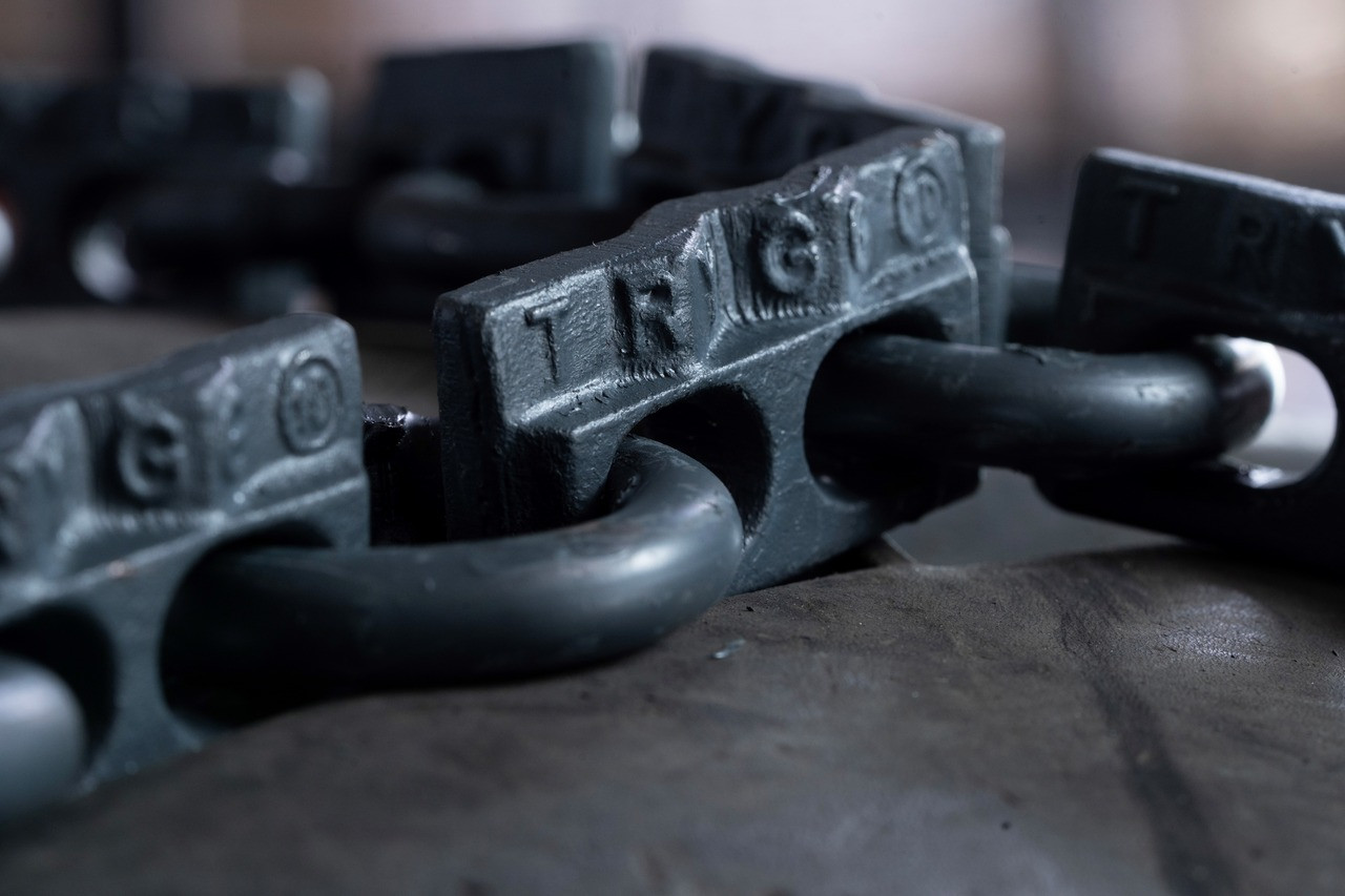 TR503050 - Trygg Grouser W/ Pull Chain - Quality Chain Corp
