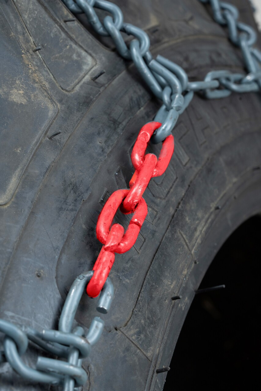TR581020 - Trygg Tractor Fast Trac Studded - Quality Chain Corp