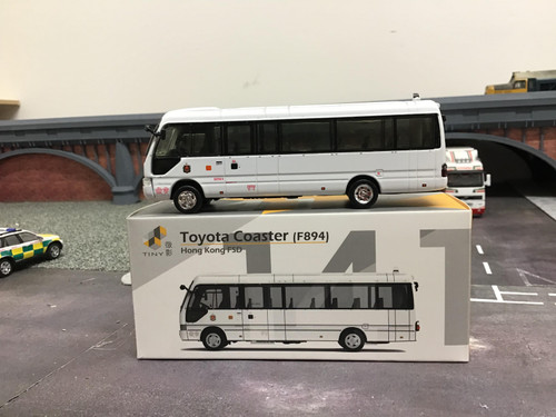 1/110 New Routemaster Batman Bus