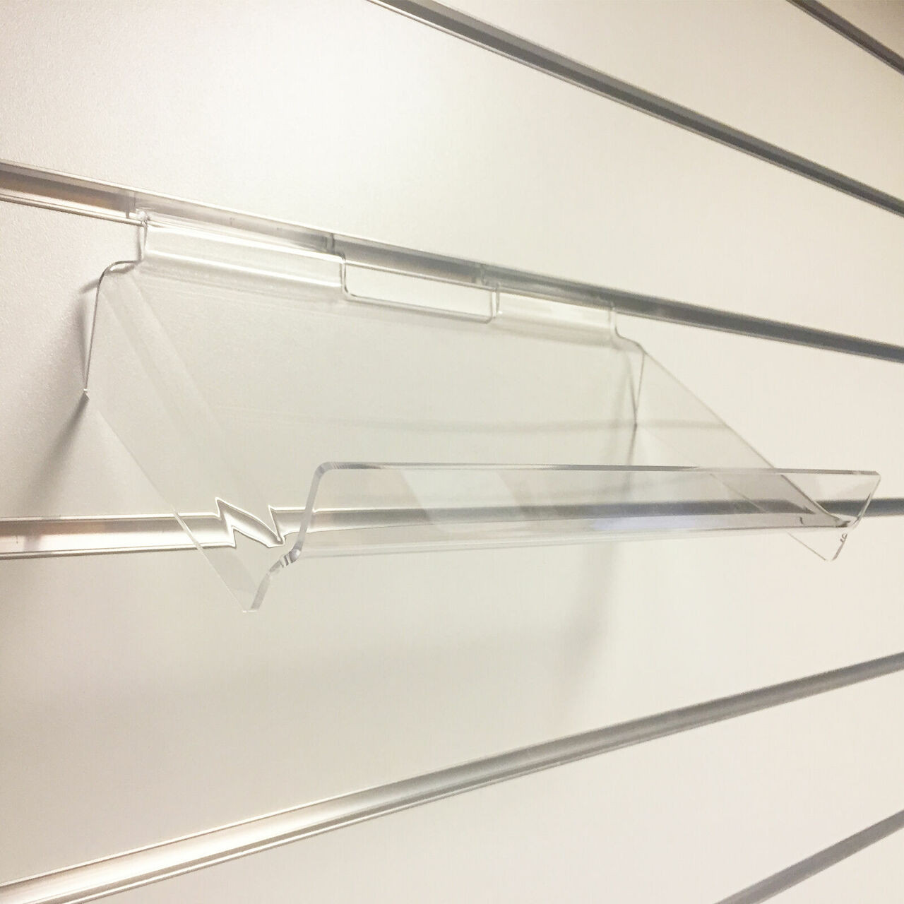 Acrylic Angled Slatwall Shelves Display for Mobile Phones Accessories
