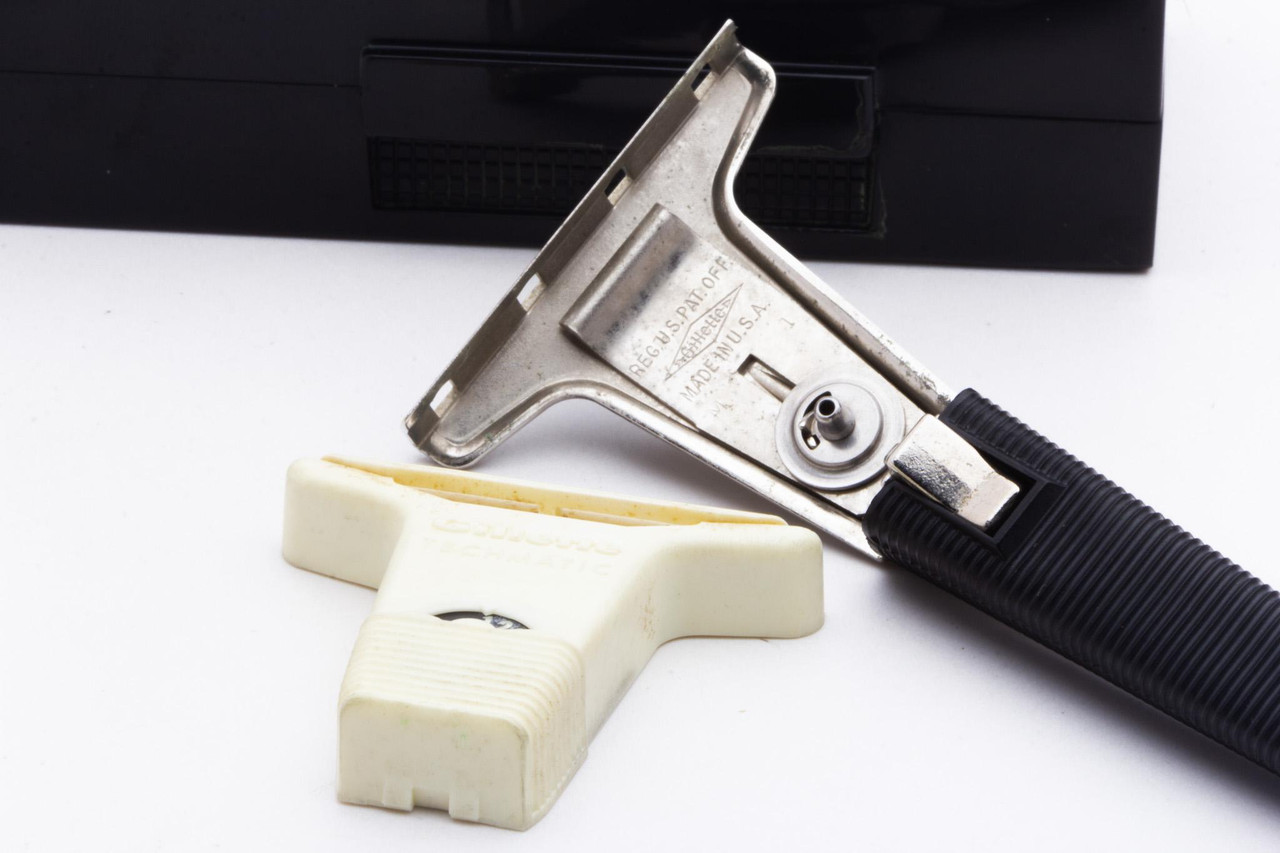 1967 M1 Gillette Techmatic Razor with Case | Original Condition - Razor ...