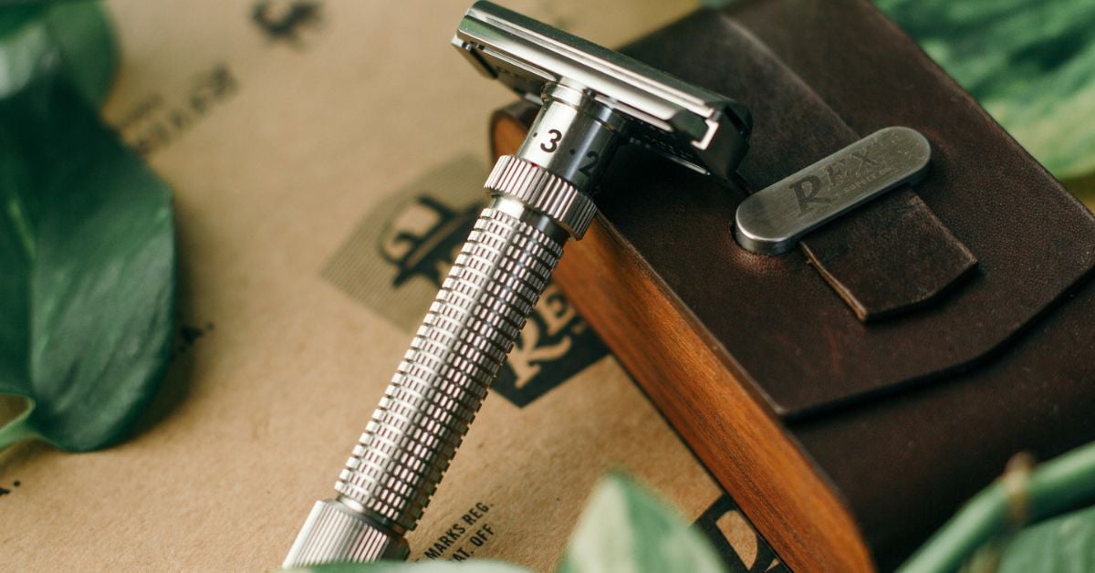 7 Essential Shaving Tips To Prevent Razor Bumps - Razor Emporium