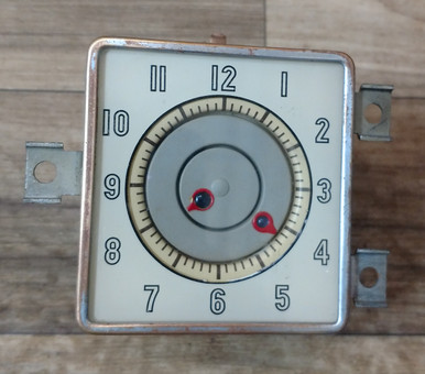 1941-1942 Chrysler Clock Royal, Windsor, Saratoga, New Yorker, Imperial