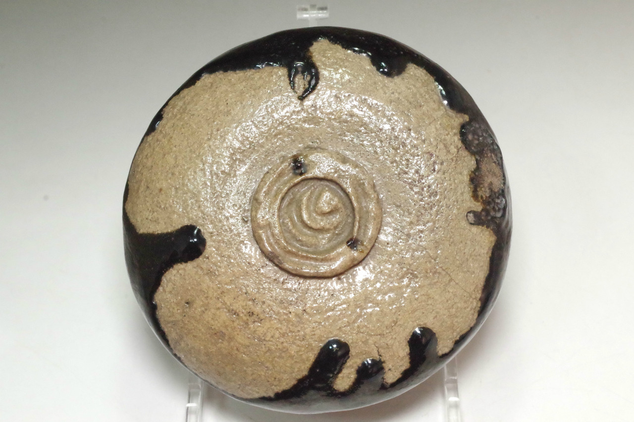 8th Raku Tokunyu (1745-1774) Kuro-raku tea bowl #4589 - Antique shop ...