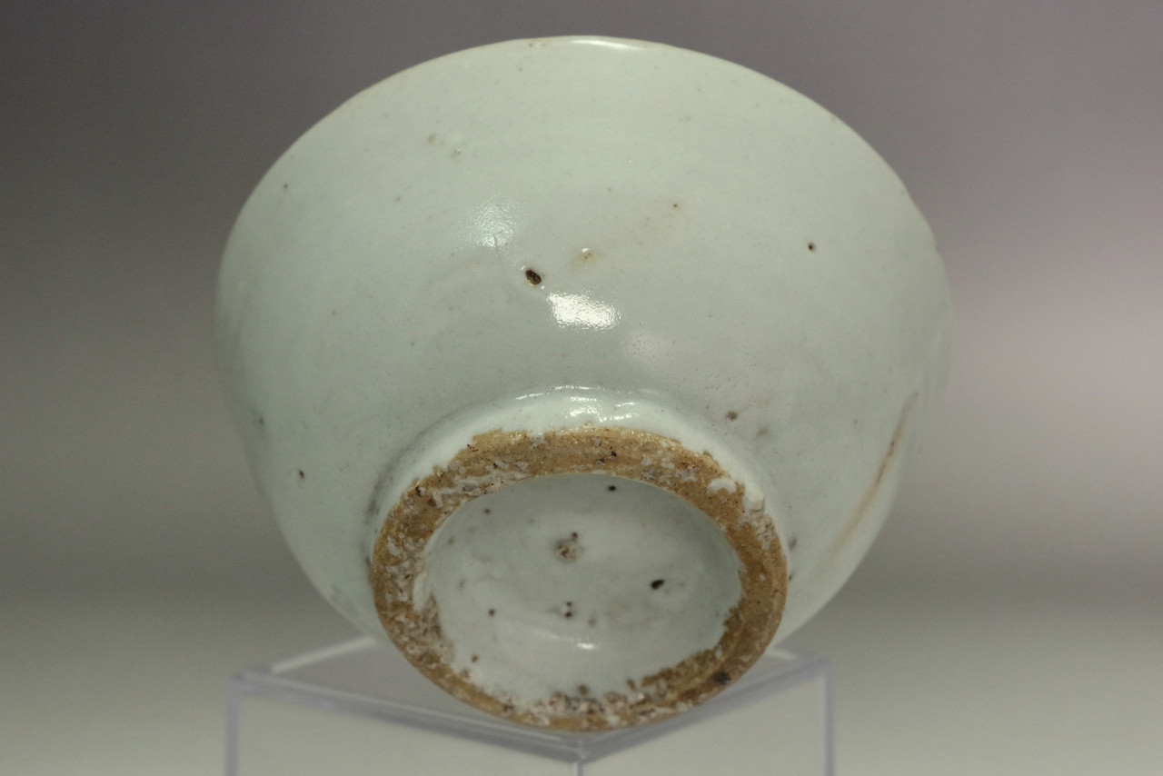 Antique Korean pale blue-green pottery bowl in the Yi Dynasty #4867 ...