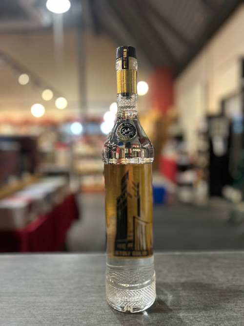 STOLI GOLD VODKA 750 ML - Keg n Cork Liquor Company Ltd.