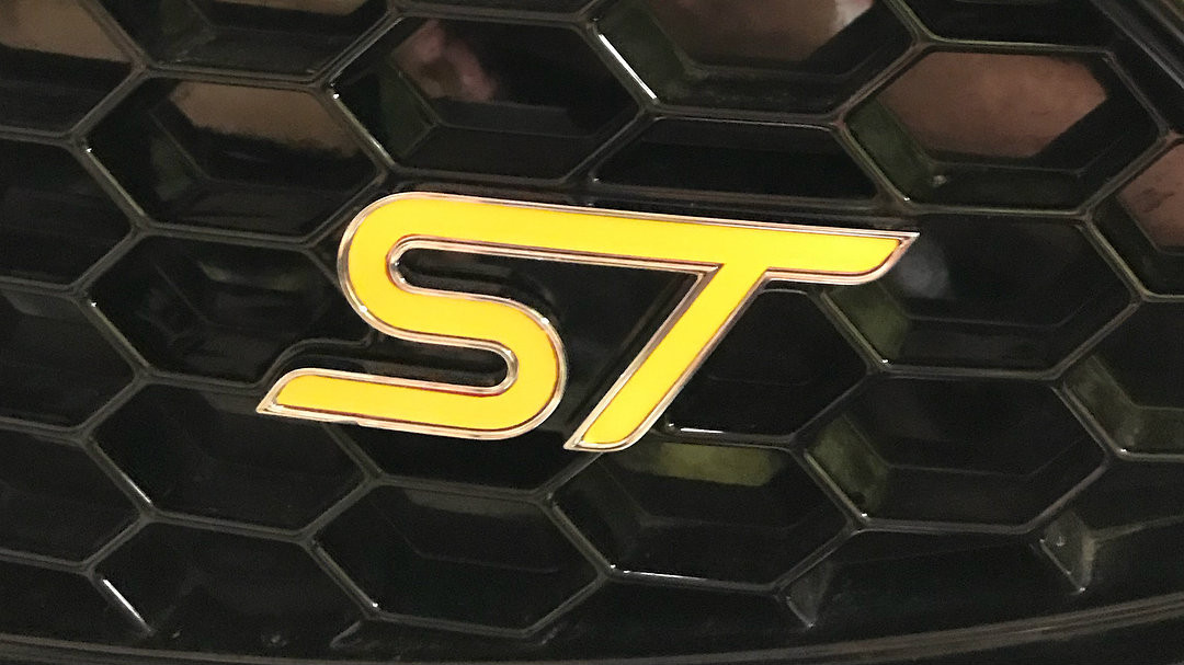 Car Parts & Accessories 2x Ford Puma ST custom-fit 3D ST inlays gel ...