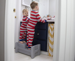 Kids 2-Sided Multilevel Step Stool, Lightweight and Non-Slip