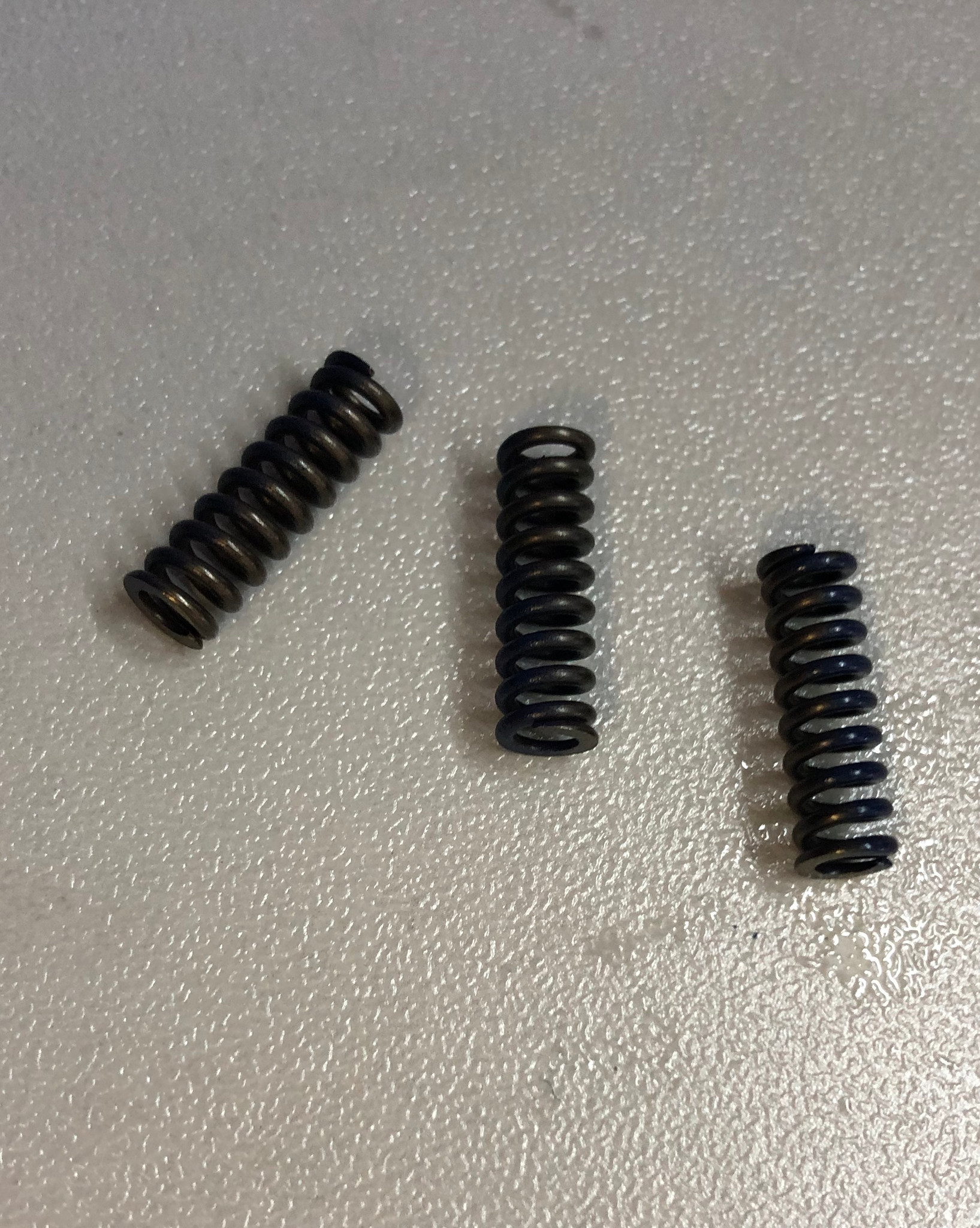 DENTENT SPRING-ME610061 - Jeff Peters Truck Parts LTD